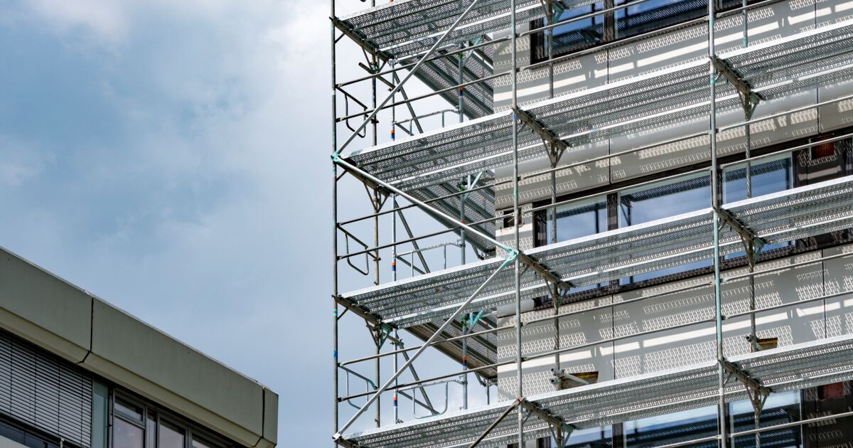 More safety in scaffolding: advanced side protection on the scaffold