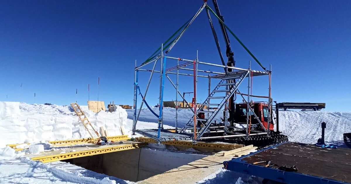 Stair tower assembly at -46 degrees Celsius